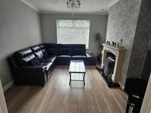 3 bedroom semi detached house to rent