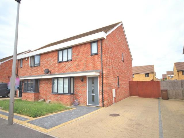 3 bedroom semi detached house to rent