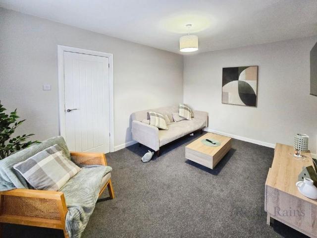 3 bedroom semi detached house to rent