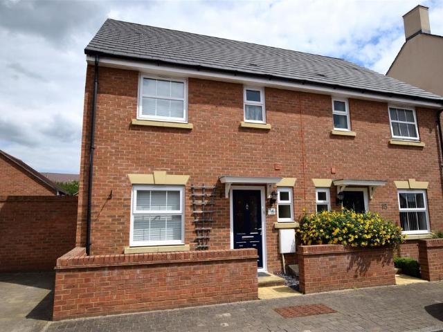 3 bedroom semi detached house to rent