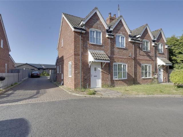 3 bedroom semi detached house to rent