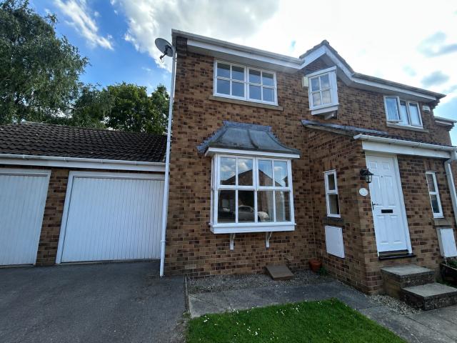 3 bedroom semi detached house to rent