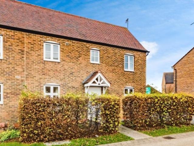 3 bedroom semi detached house to rent
