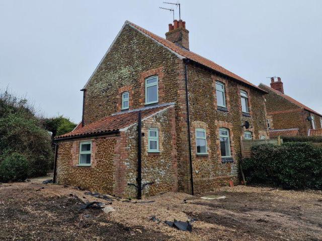 3 bedroom semi detached house to rent