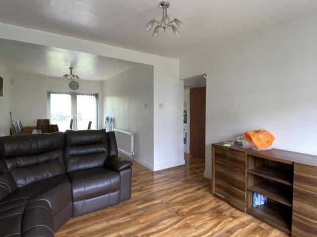 3 bedroom semi detached house to rent