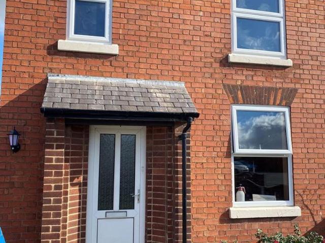 3 bedroom semi detached house to rent