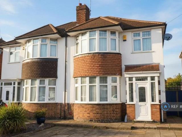 3 bedroom semi detached house to rent