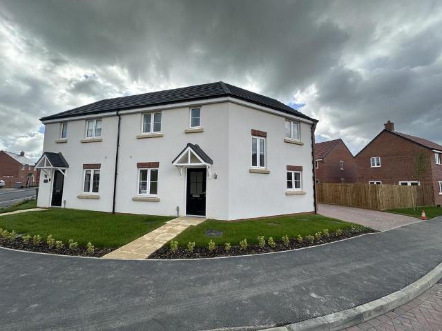 3 bedroom semi detached house to rent