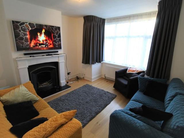 3 bedroom Semi detached house to rent