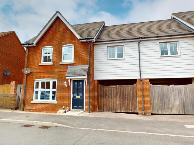 3 bedroom semi detached house to rent