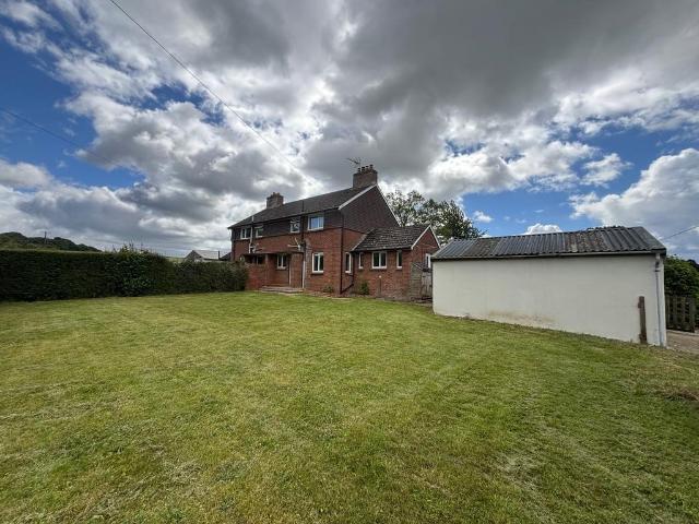 3 bedroom semi detached house to rent