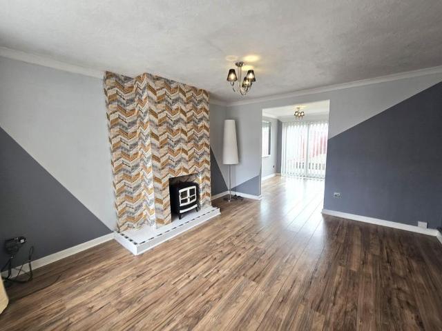 3 bedroom semi detached house to rent