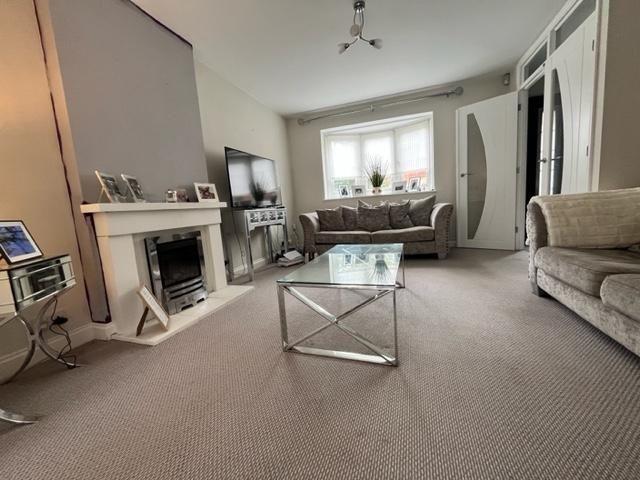 3 bedroom semi detached house to rent