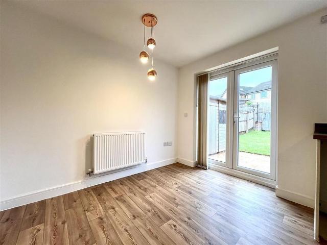 3 bedroom semi detached house to rent