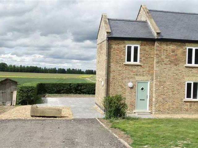 3 bedroom semi detached house to rent