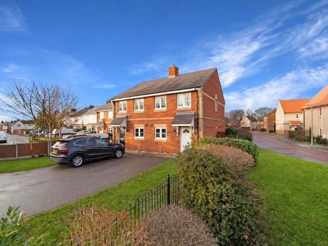 3 bedroom semi detached house to rent