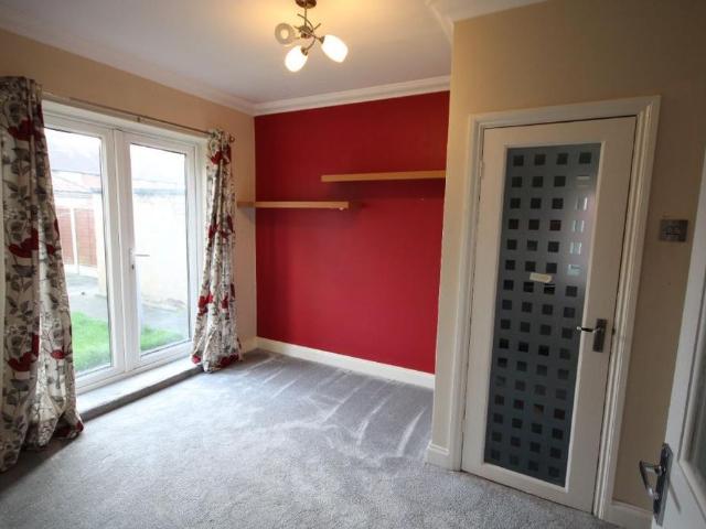 3 bedroom semi detached house to rent
