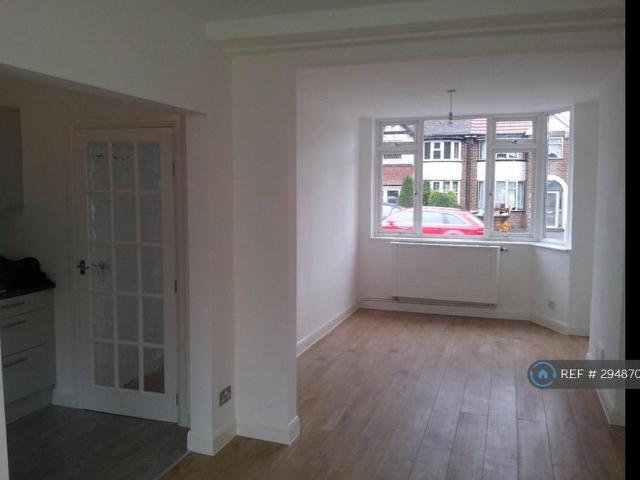 3 bedroom semi detached house to rent