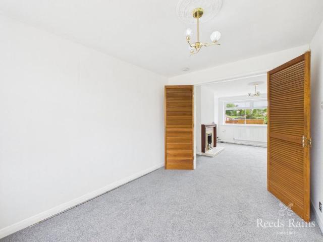 3 bedroom semi detached house to rent