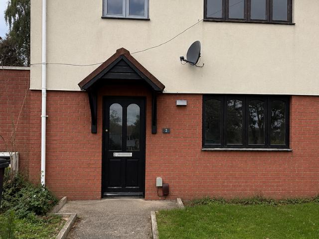 3 bedroom semi detached house to rent