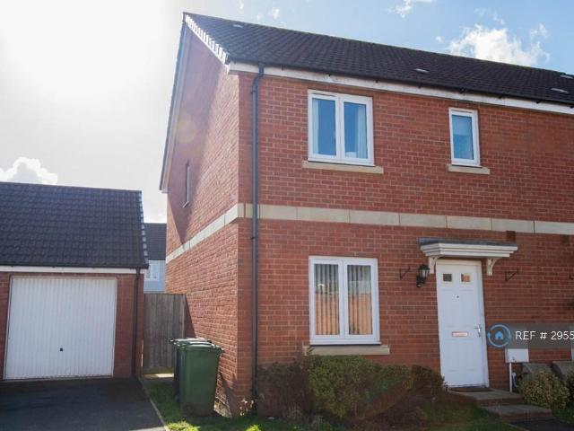 3 bedroom semi detached house to rent