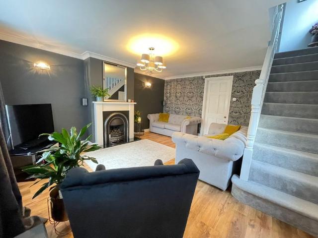3 bedroom semi detached house to rent