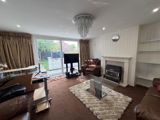 3 bedroom semi detached house to rent