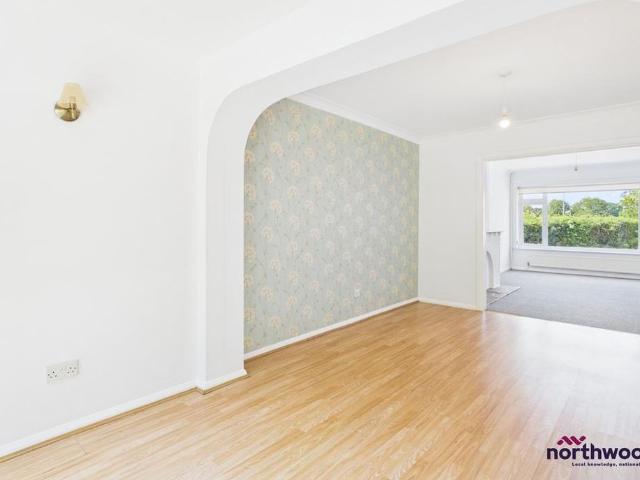 3 bedroom semi detached house to rent