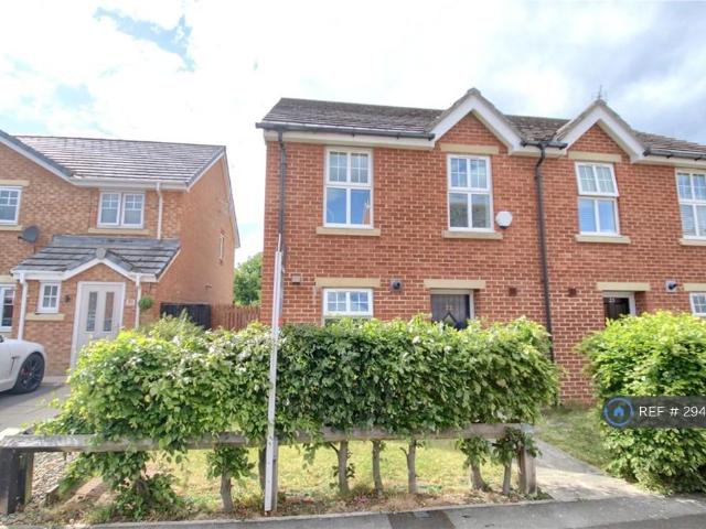3 bedroom semi detached house to rent