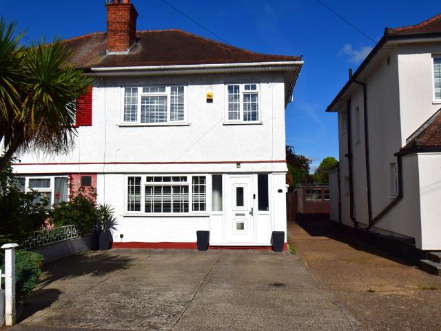 3 bedroom semi detached house to rent