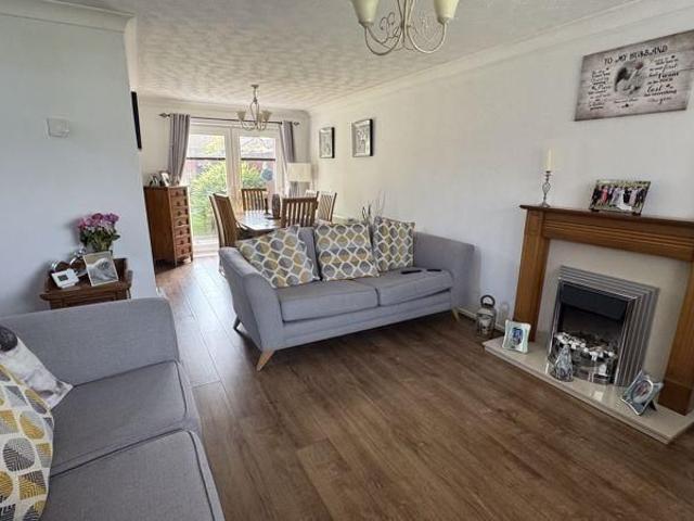 3 bedroom semi detached house to rent