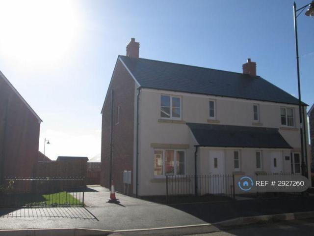 3 bedroom semi detached house to rent