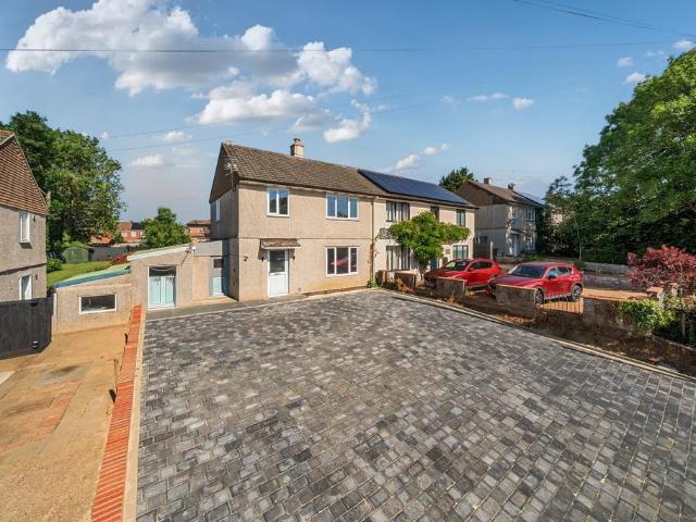 3 bedroom semi detached house to rent
