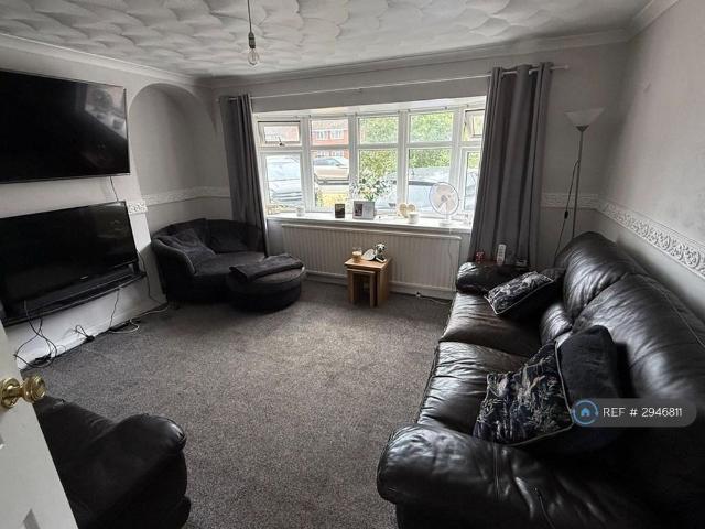 3 bedroom semi detached house to rent
