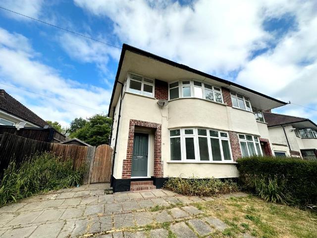 3 bedroom semi detached house to rent