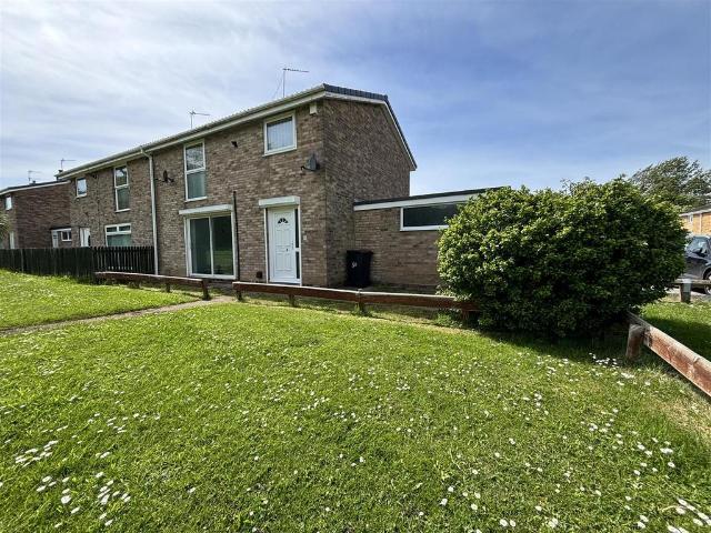 3 bedroom semi detached house to rent