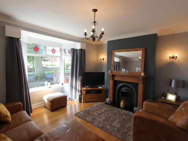 3 bedroom semi detached house to rent