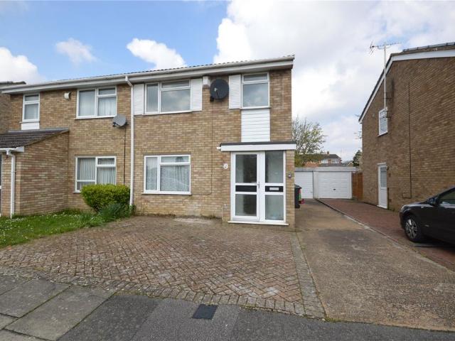 3 bedroom semi detached house to rent