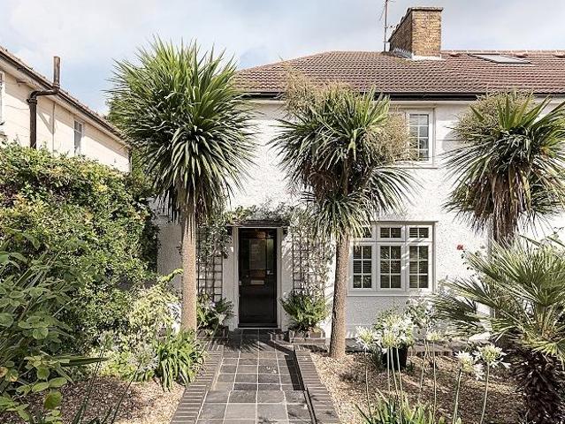 3 bedroom semi detached house to rent