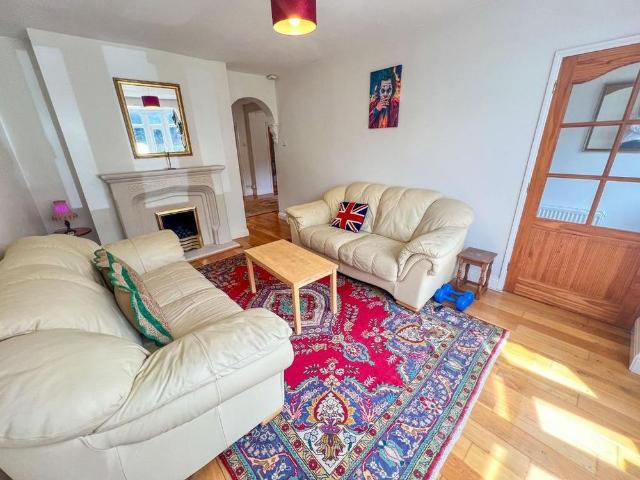 3 bedroom semi detached house to rent