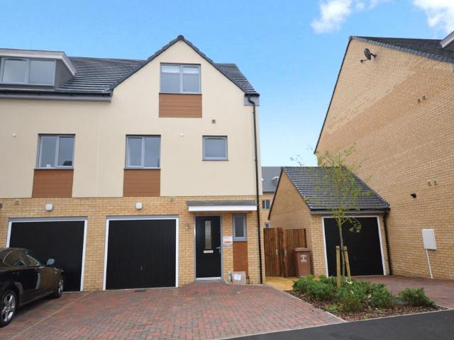 3 bedroom semi detached house to rent