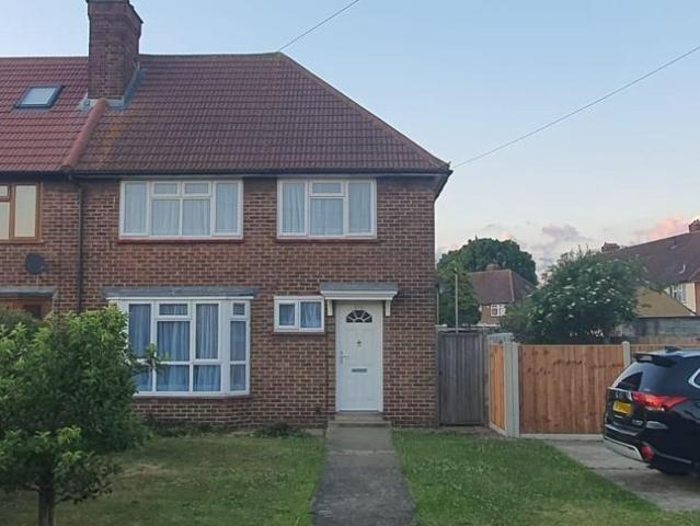 3 bedroom semi detached house to rent
