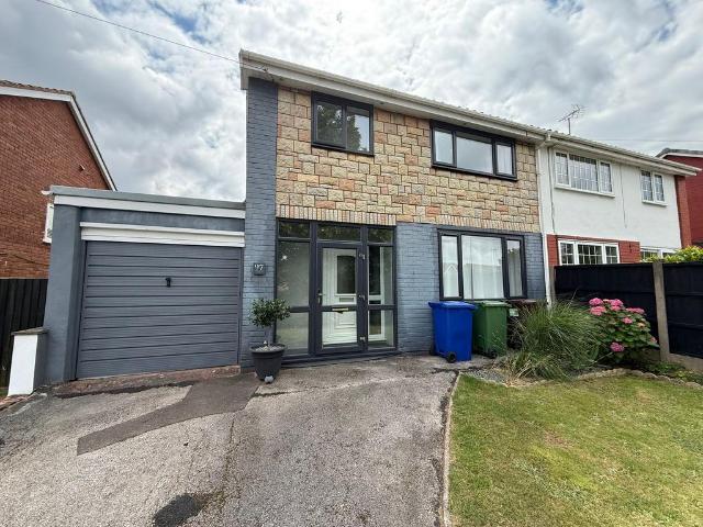3 bedroom semi detached house to rent