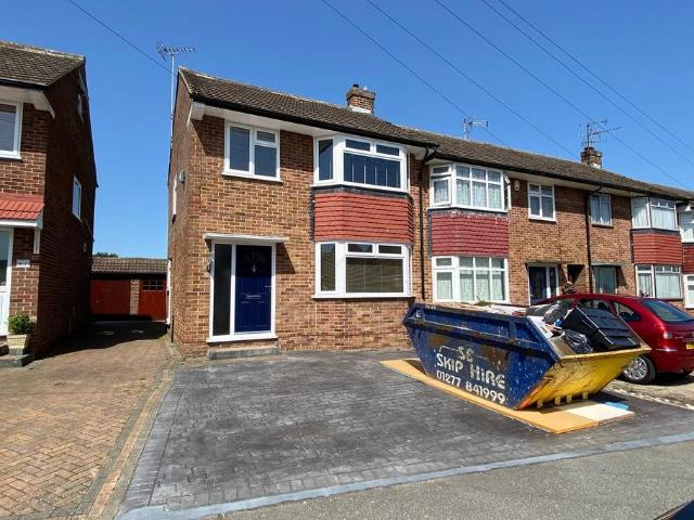 3 bedroom semi detached house to rent