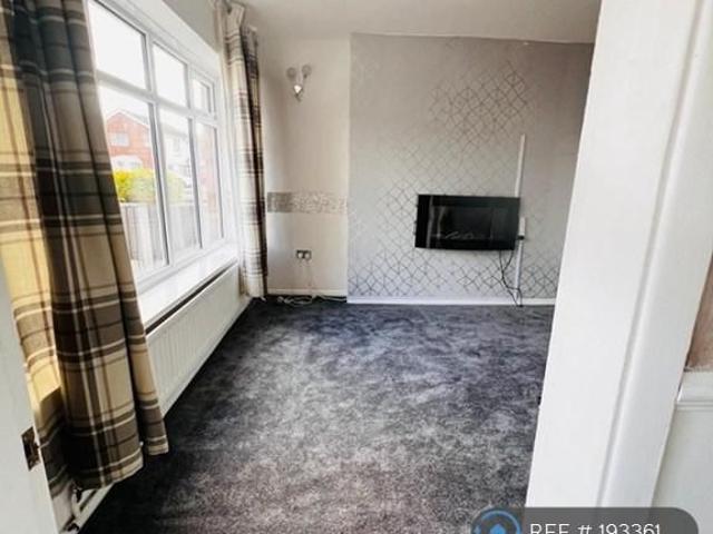 3 bedroom semi detached house to rent
