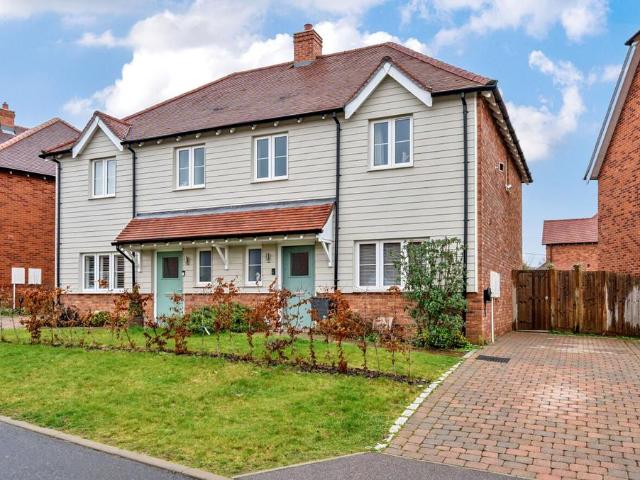 3 bedroom semi detached house to rent