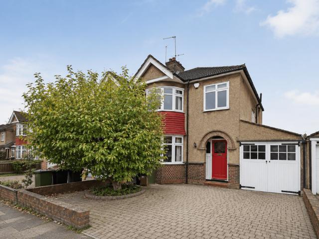 3 bedroom semi detached house to rent