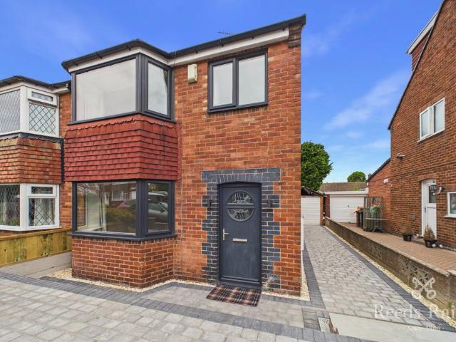 3 bedroom semi detached house to rent