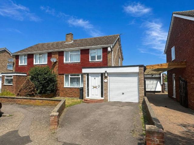 3 bedroom semi detached house to rent