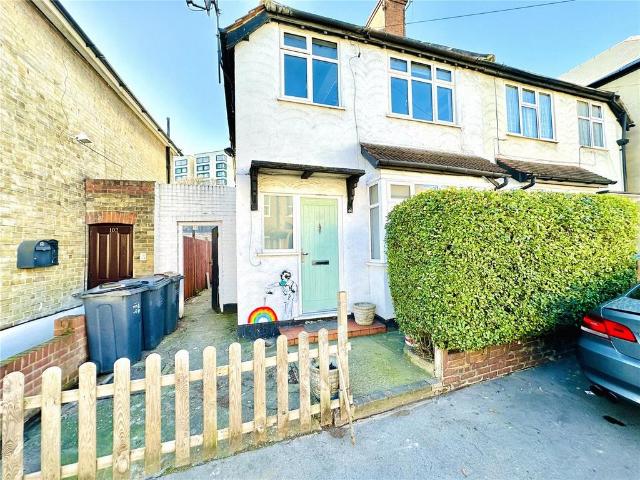 3 bedroom semi detached house to rent